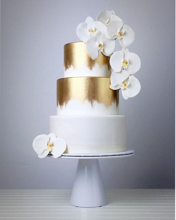 Modern Quinceañera Cakes for Chic and Unique Quinceañeras!